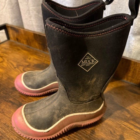 Shoes | Muck Black And Red Boots | Poshmark